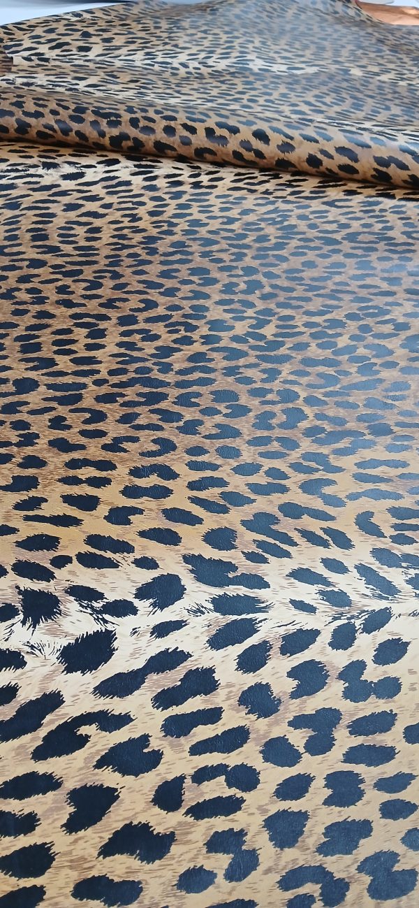ITALIAN LEOPARD PRINT CALF SIDE 2/3OZ 20-26 FT – Yellowstone Custom Leather